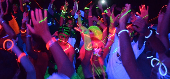 Conseils pratiques pour bien organiser une soirée fluo ...